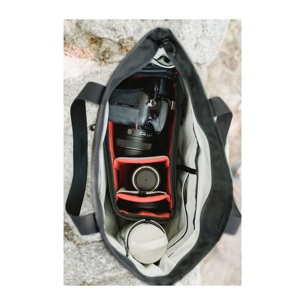 Everything Tech Tote 19L | Moment