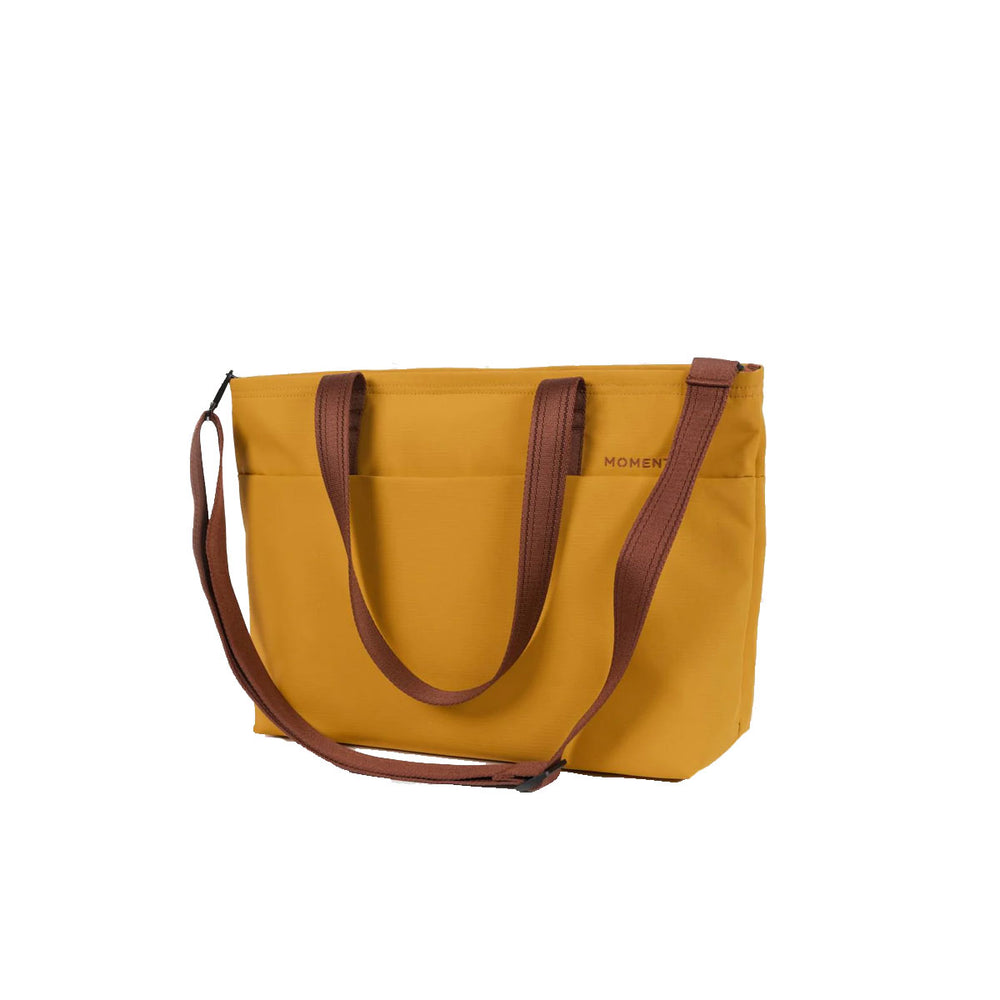 Everything Tech Tote 19L | Moment